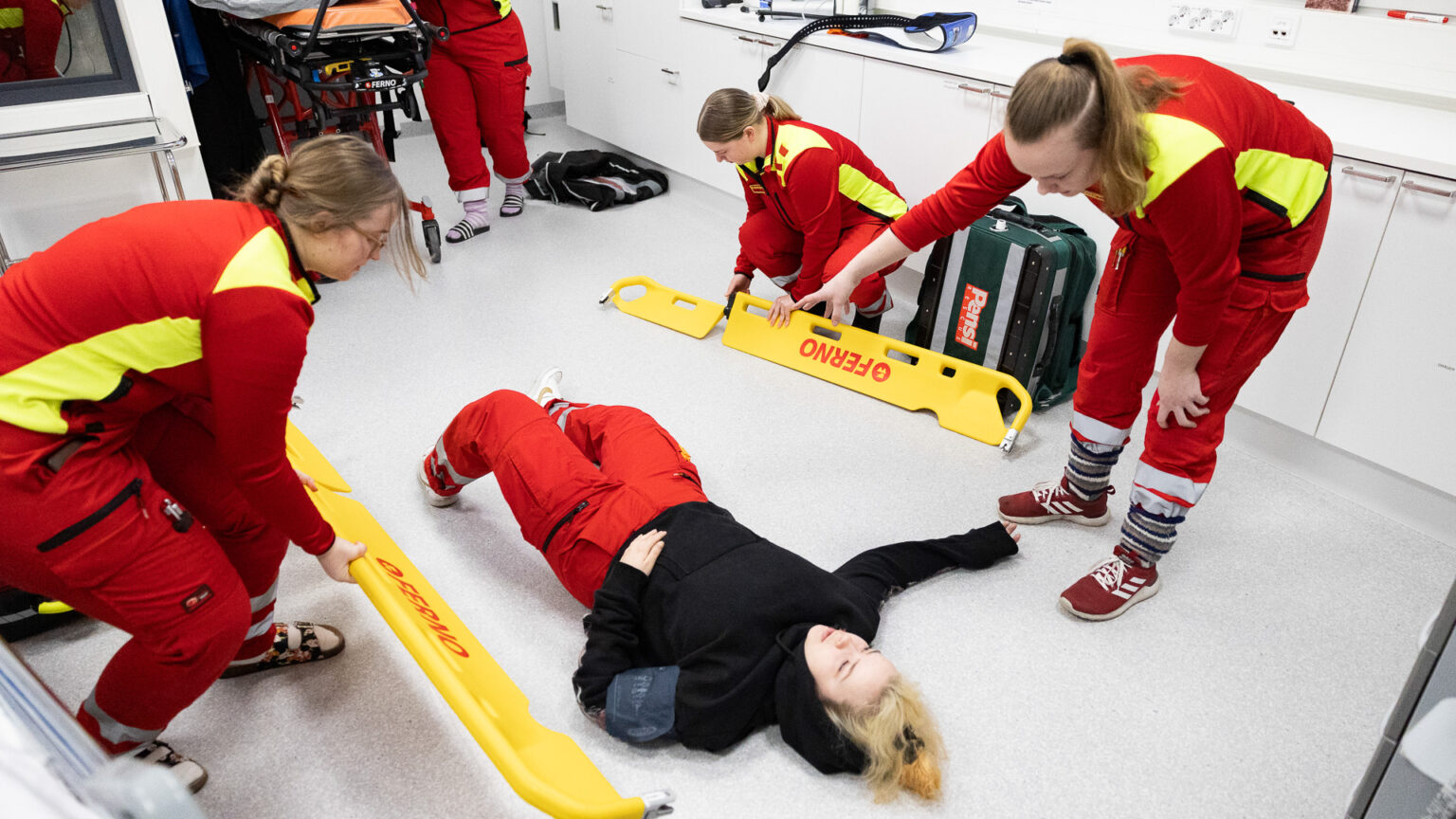 Ensihoitaja AMK - Turku AMK